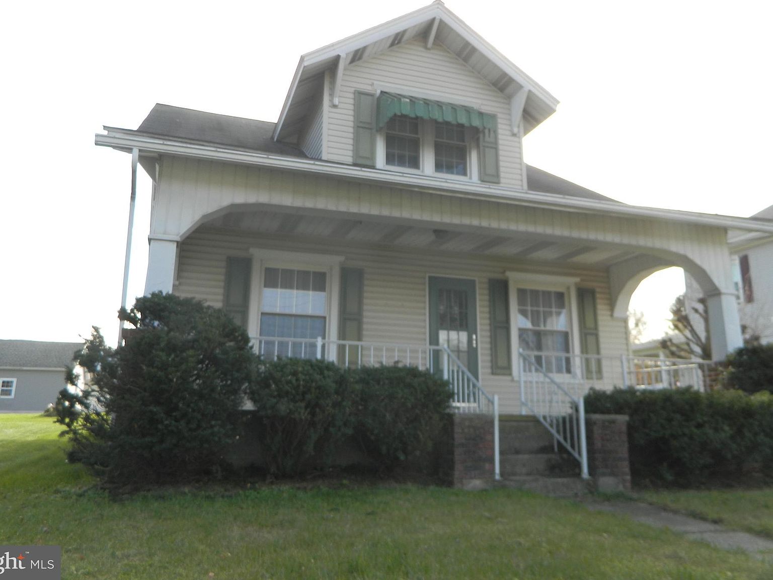 1527 W Main St, Valley View, PA 17983 | Zillow