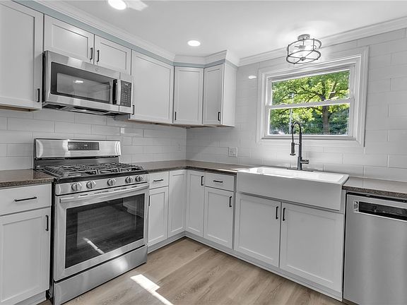 6716 Bunting Rd, Orchard Park, NY 14127 | MLS #R1554238 | Zillow