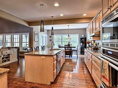 1275 Skyview Ct Mechanicsburg Pa 17050 Zillow