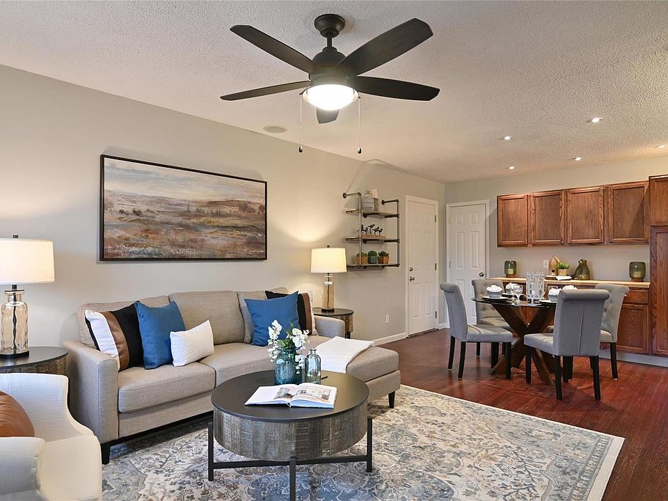 2825 Fee Fee Rd, Maryland Heights, MO 63043 | Zillow