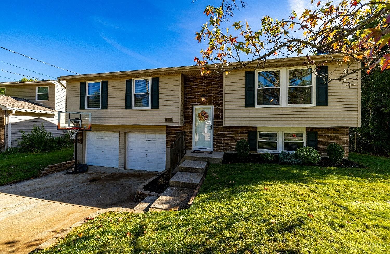 12050 Hazelhurst Ln, Cincinnati, OH 45240 | Zillow