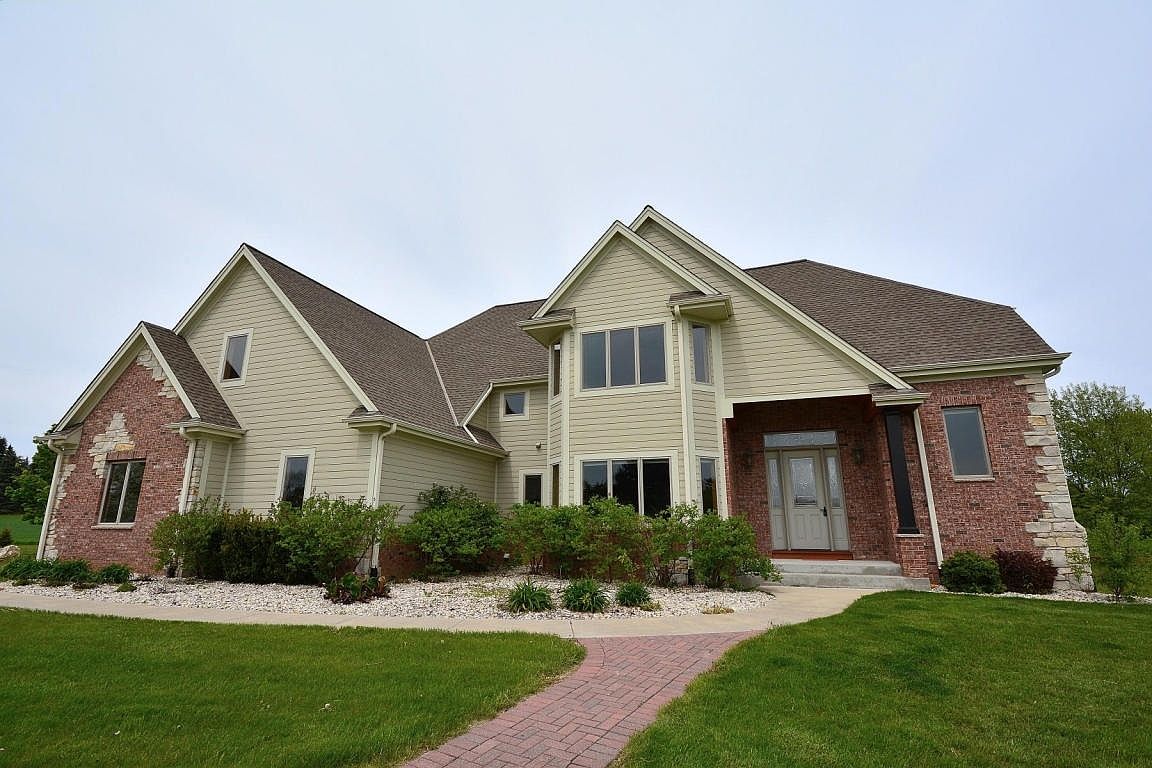 2780 Maple Rd, Jackson, WI 53037 | Zillow