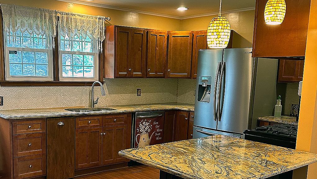 1019 Moosic St, Scranton, PA 18505 | Zillow