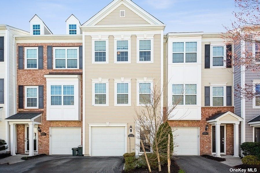 62 Rialto Way UNIT 62, Patchogue, NY 11772 | Zillow