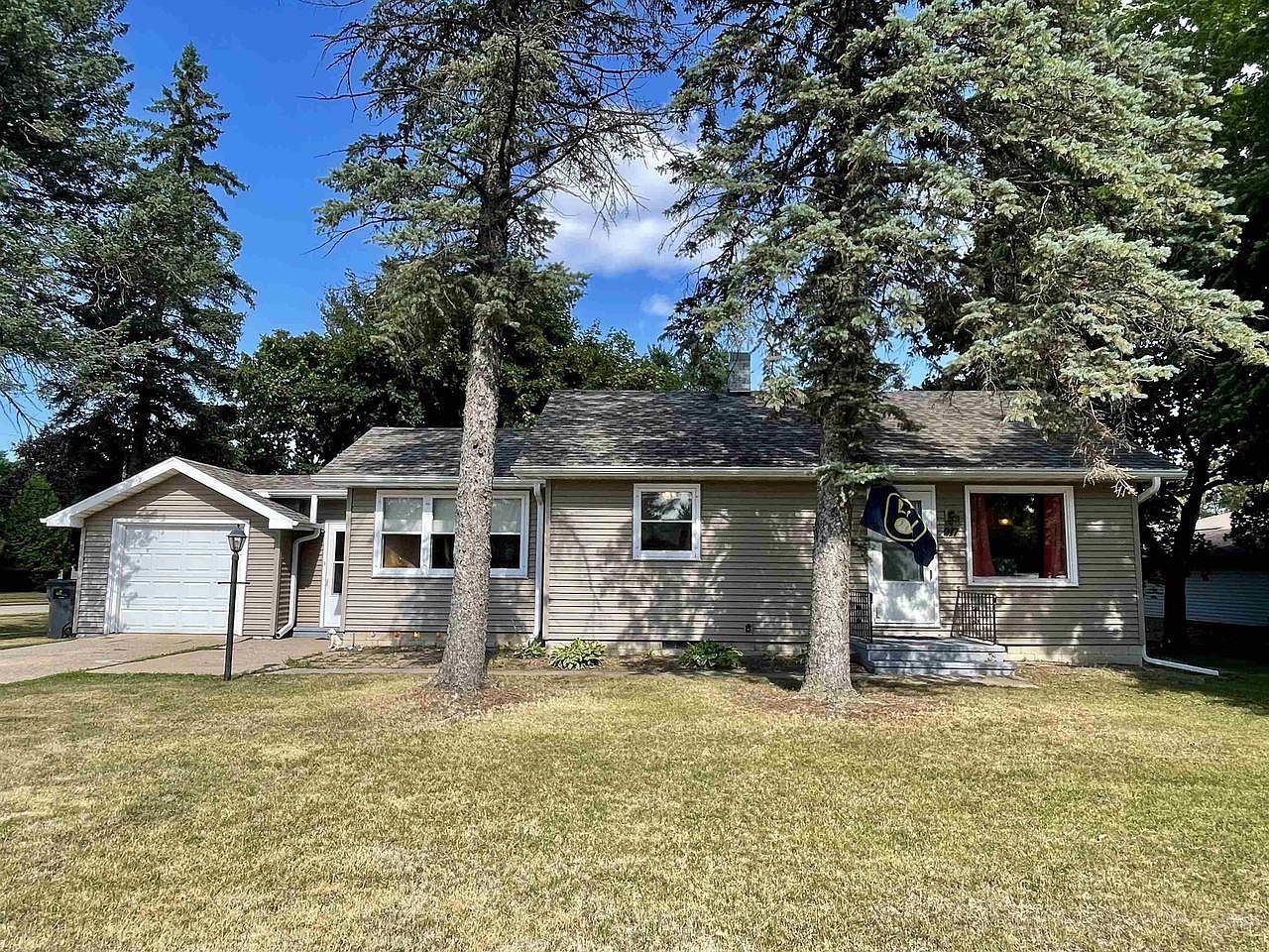 917 Churchill Street Waupaca Wi 54981 Zillow