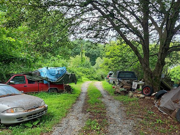 82 Dutch Rd, Lehighton, PA 18235 | Zillow