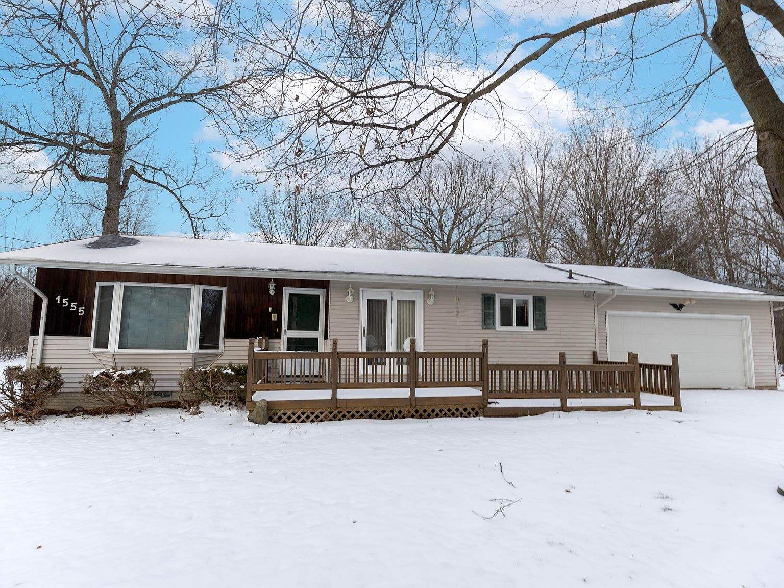 1555 E Gordonville Rd, Midland, MI 48640 | Zillow