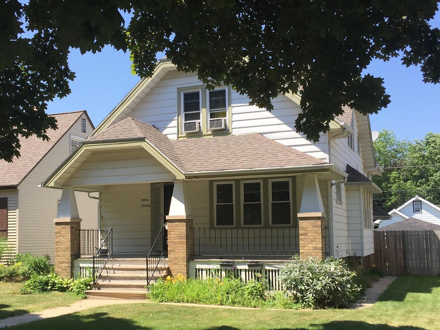 3936 E Van Norman Ave, Cudahy, WI 53110 | Zillow