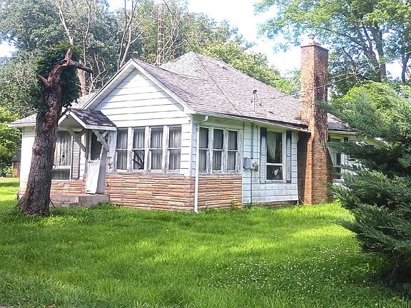 410 S Jenette Ave, Buckner, IL 62819 | Zillow