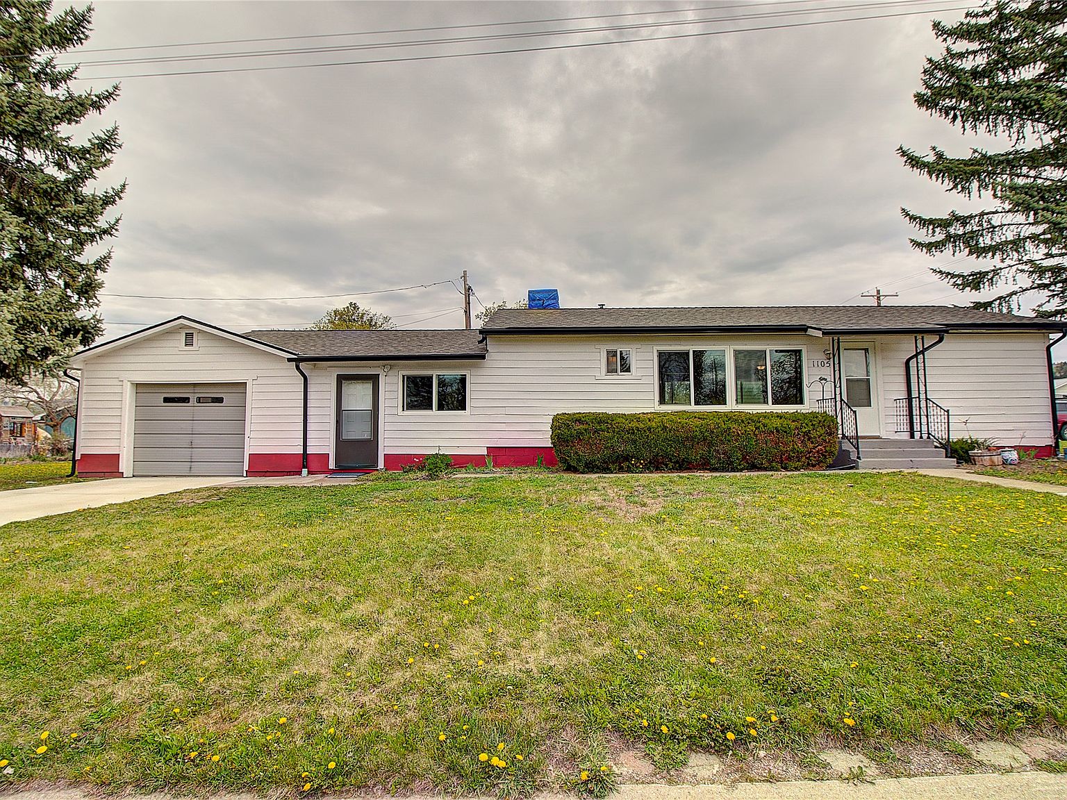 1105 Main St, Polson, MT 59860 | Zillow