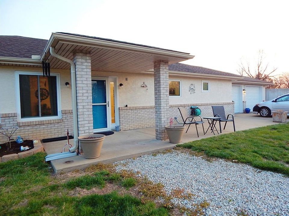 11944 Wolcott Rd, Kansas City, KS 66109 | Zillow