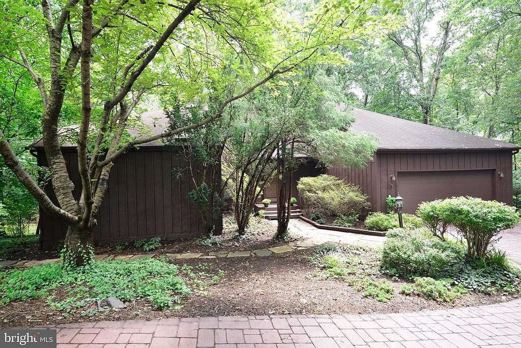 11137 Glade Dr, Reston, VA 20191 | Zillow
