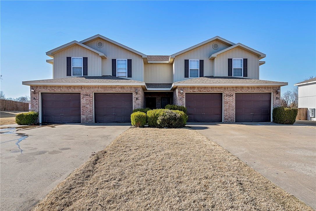 2104 Azlin Pl, Siloam Springs, AR 72761 | Zillow