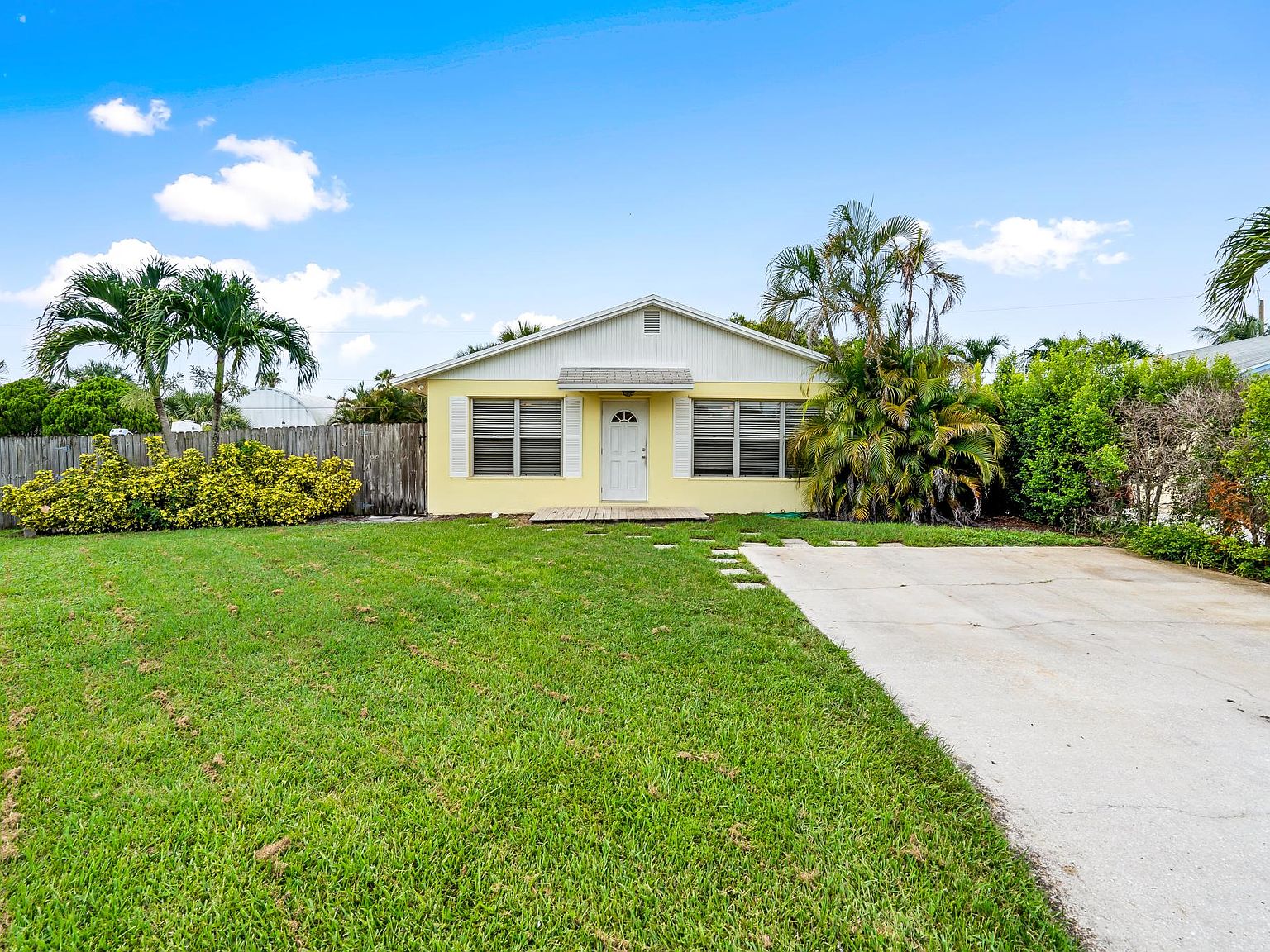 1115 Neoga St, Jupiter, FL 33458 | Zillow