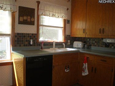 1942 Estabrook Ave NW, Warren, OH 44485 | Zillow