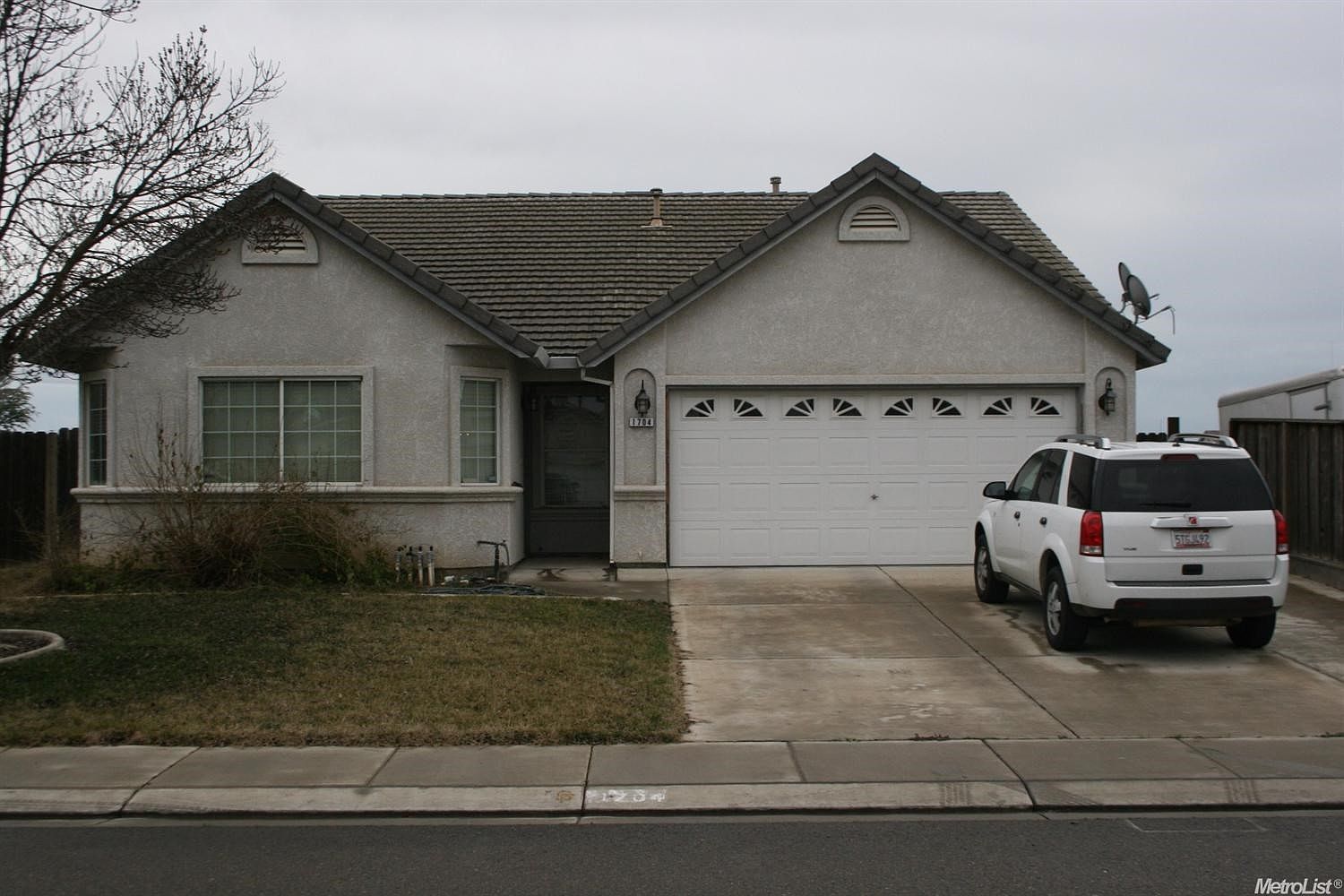 1704 Thomas Taylor Dr, Hughson, CA 95326 | Zillow