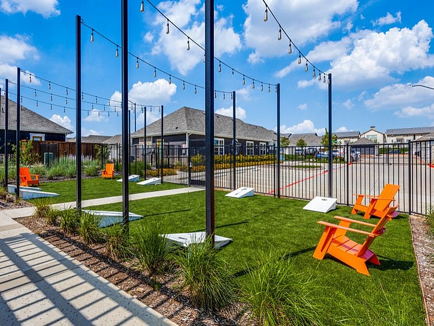 Cottages at Summer Creek - 5401 Barlean Rnch Fort Worth TX | Zillow