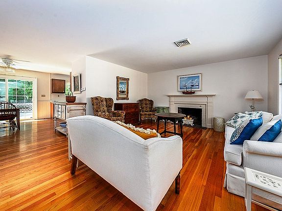33 Aspen Way, Osterville, MA 02655 | Zillow