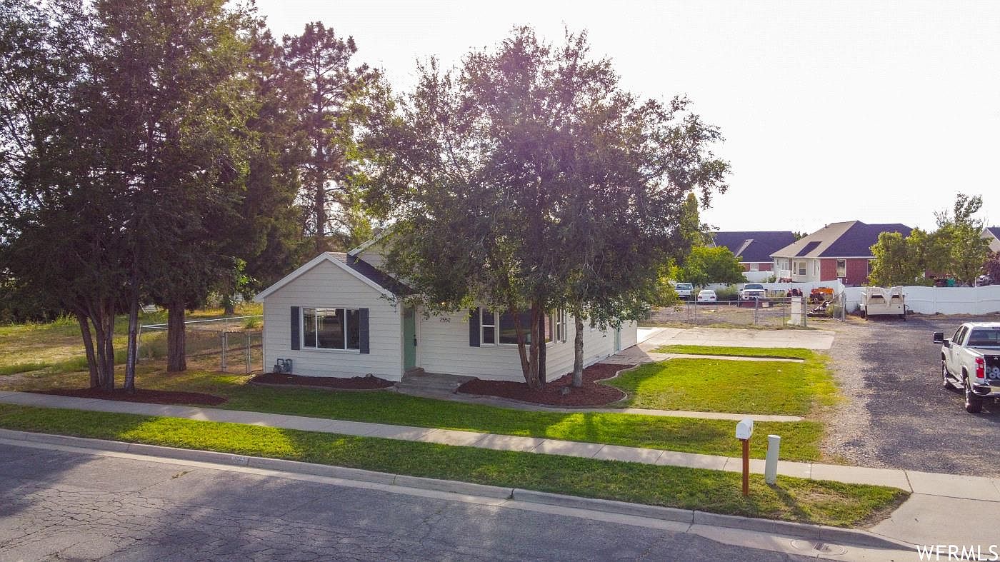 2552 S 1000 W, Syracuse, UT 84075 | MLS #1901648 | Zillow