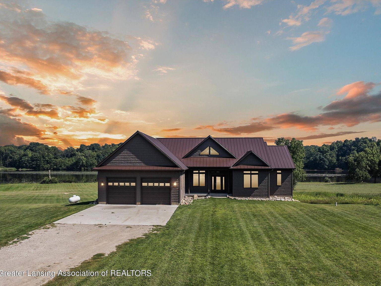 8810 E David Hwy, Lyons, MI 48851 | Zillow