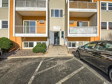 GOLDEN RIDGE CONDOMINIUMS - 1400 Golden Cir Golden CO | Zillow