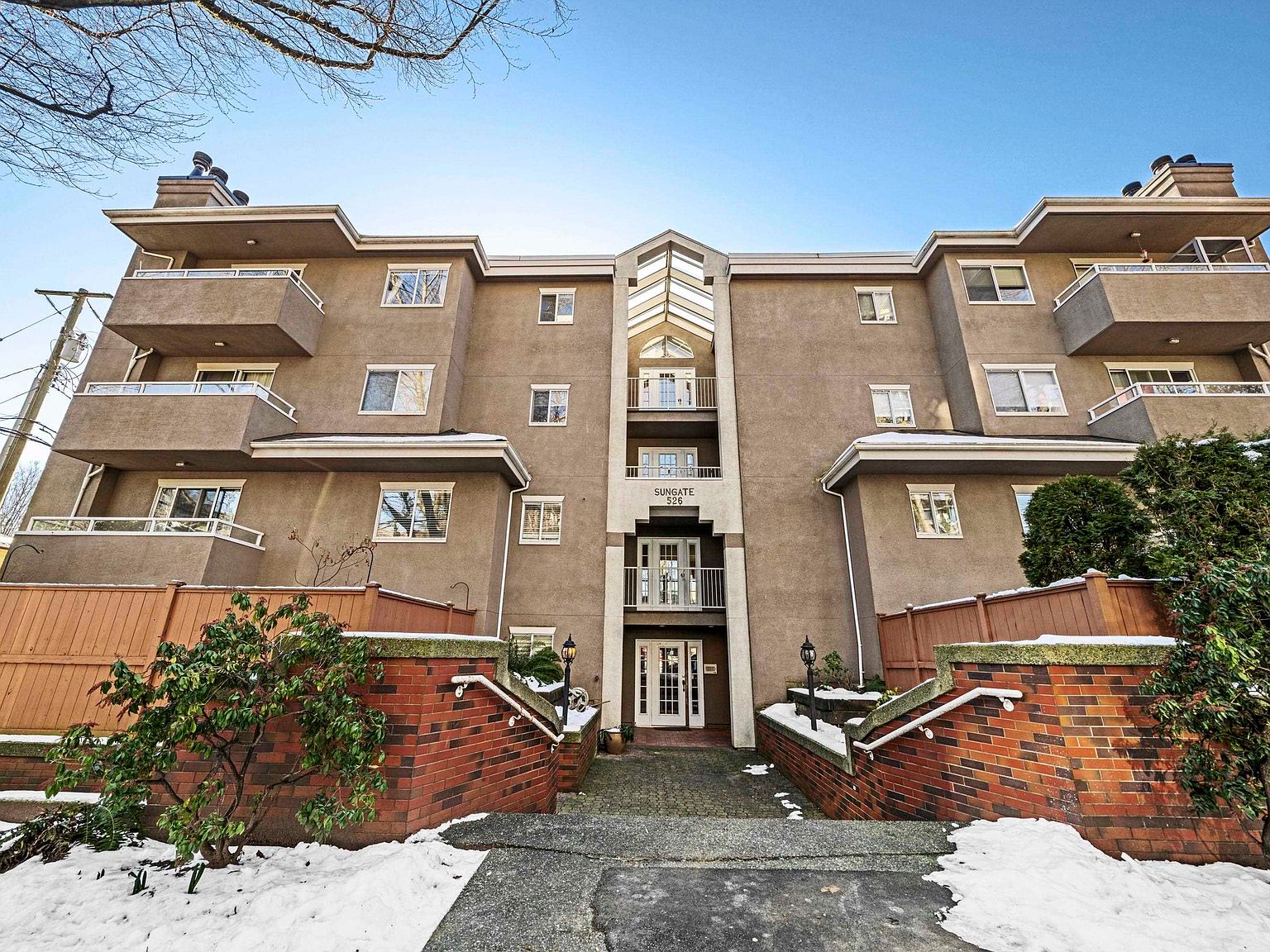 526 W 13th Ave 404 Vancouver Bc V5z 1n7 Mls R2985479 Zillow