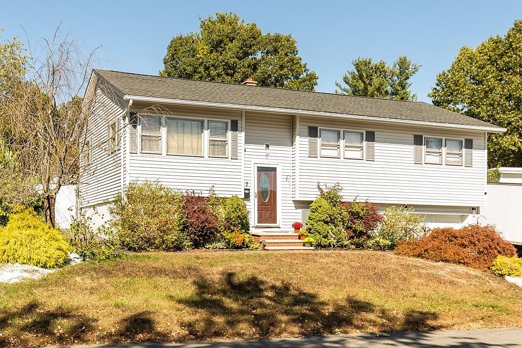 7 Marc Ln, Lawrence, MA 01843 | Zillow