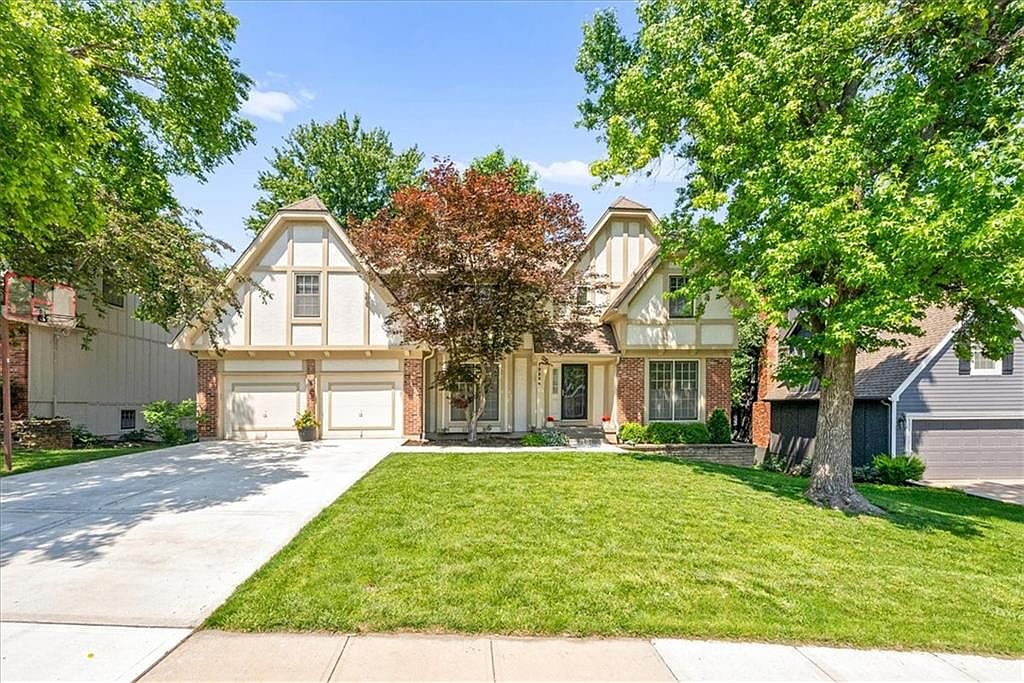 12224 Connell Dr, Overland Park, KS 66213 | MLS #2549337 | Zillow