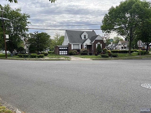 25-19 Urban Pl, Fair Lawn, NJ 07410 | Zillow