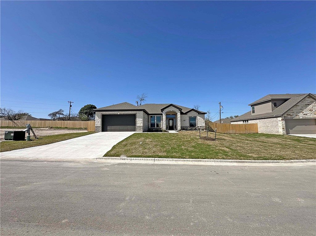 203 Lasso Loop, Lorena, TX 76655 | MLS #227300 | Zillow