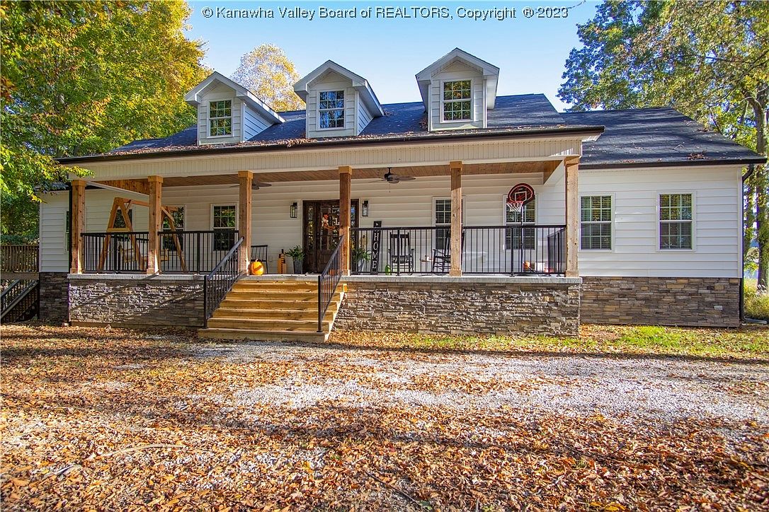 206 Locust St, Eleanor, WV 25070 | Zillow