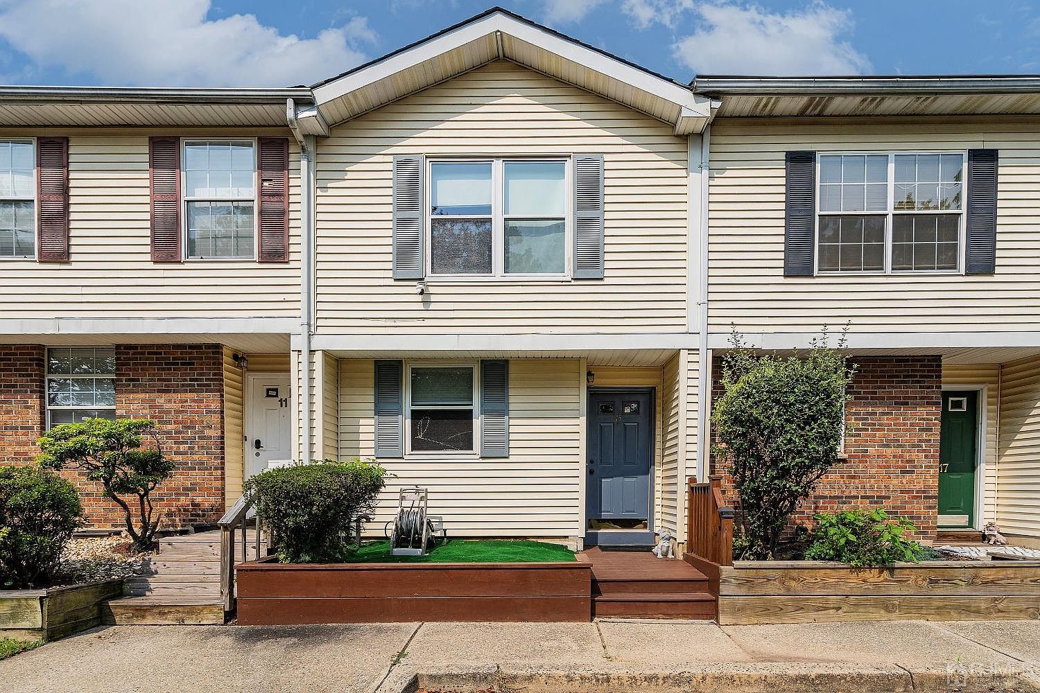 15 Florida Grove Rd, Keasbey, NJ 08832 | Zillow