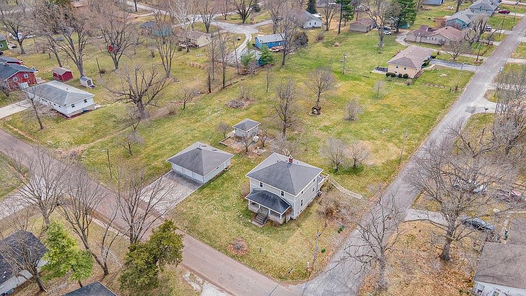 303 W Grogan St, Plattsburg, MO 64477 | Zillow