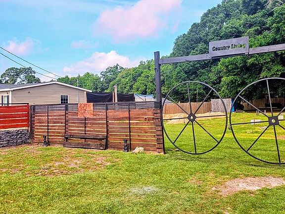 75 Lakeview Dr, Pittsview, AL 36871 | MLS #25732 | Zillow