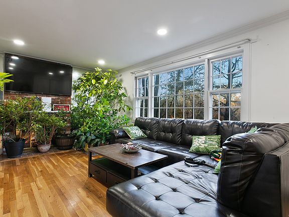 21 Chimney Dr, Bethel, CT 06801 | MLS #24049000 | Zillow