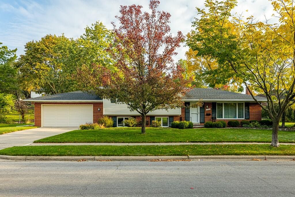 628 Lans Way, Ann Arbor, MI 48103 | Zillow