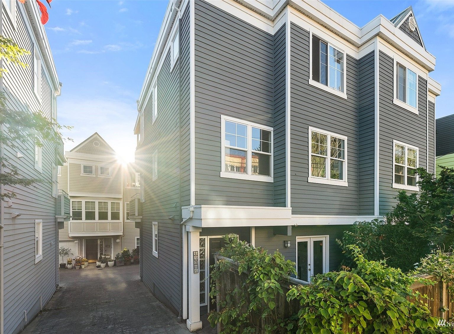 619 Federal Avenue E #A, Seattle, WA 98102 | Zillow