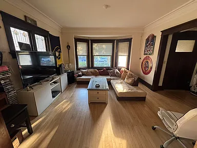 3354 N Oakland Ave Milwaukee WI | Zillow