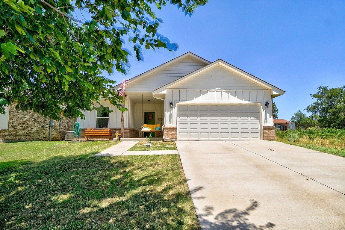 313 W 3rd St, Arcadia, OK 73007 | MLS #1121161 | Zillow