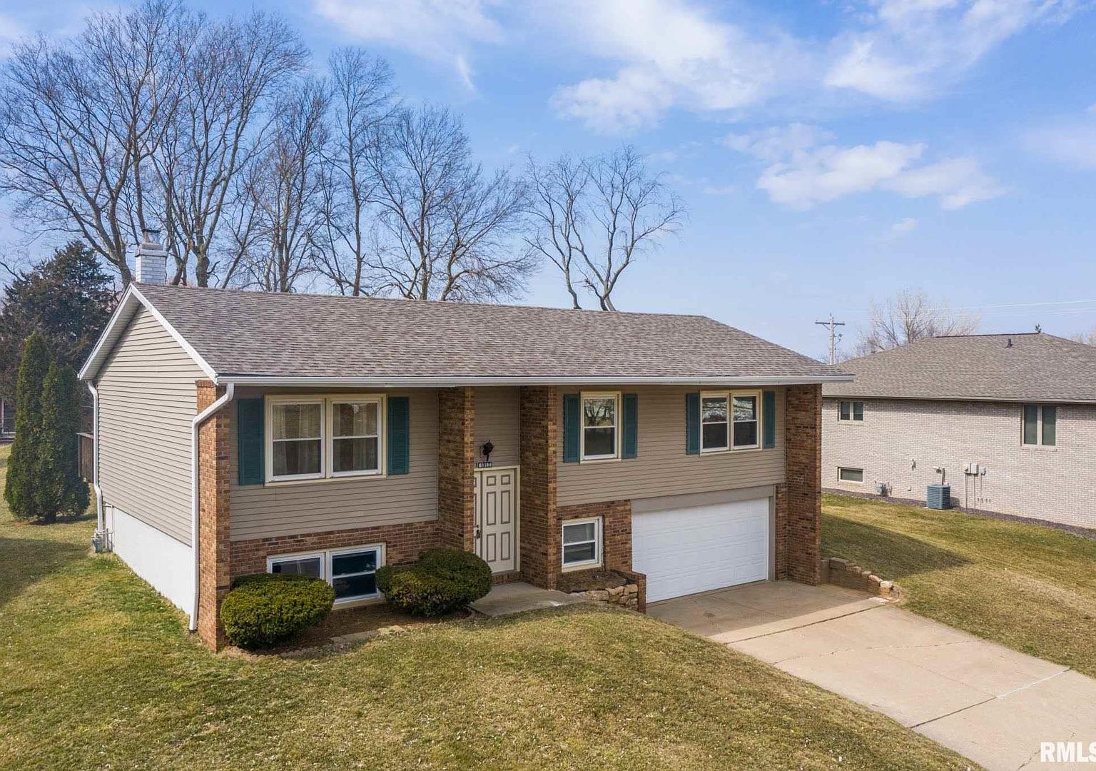 1317 Hawthorne Ave, Pekin, IL 61554 | Zillow