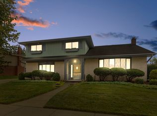 726 S Dennis Rd, Wheeling, IL 60090 | MLS #11888527 | Zillow