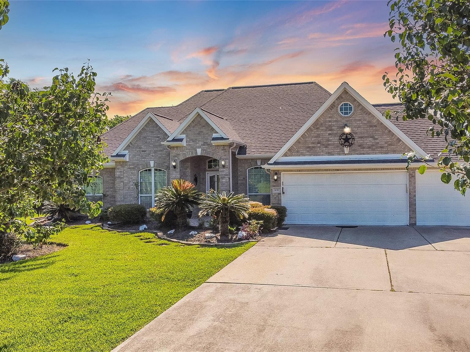 1027 27th St, Dickinson, TX 77539 | MLS #23112107 | Zillow