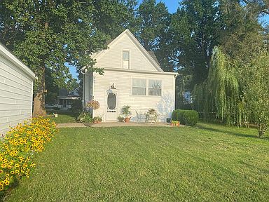 205 S Walnut St, Cooksville, IL 61730 | Zillow