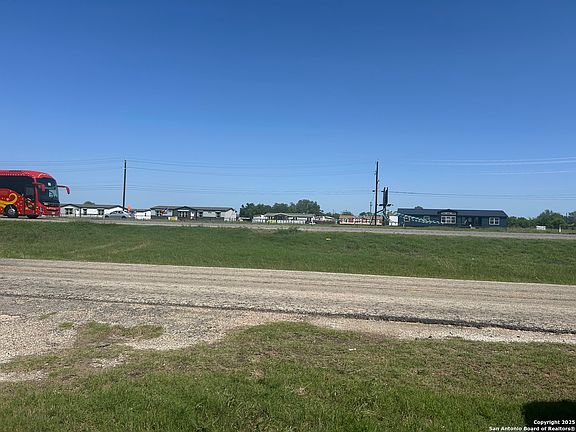 15896 Interstate 35 S., Atascosa, TX 78002 | MLS #1861054 | Zillow