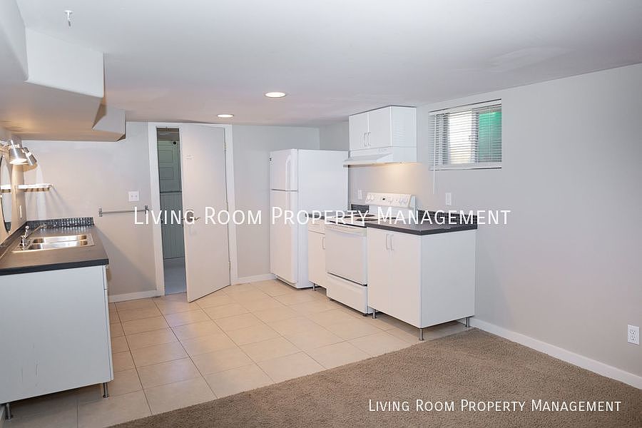 5256 NE 14th Pl UNIT B, Portland, OR 97211 | Zillow