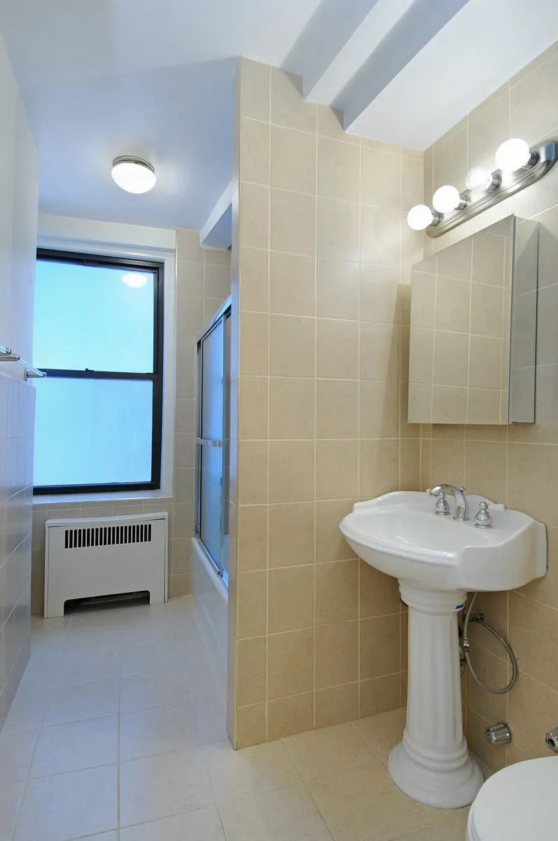 232 East 40th Street #5B in Murray Hill, Manhattan | StreetEasy