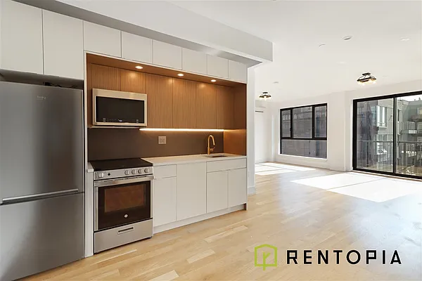 494 Manhattan Avenue #2C in Greenpoint, Brooklyn | StreetEasy