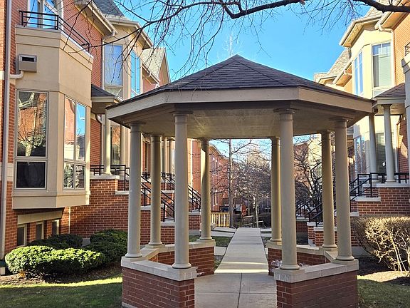 44 Legacy Ln, Wheeling, IL 60090 | Zillow