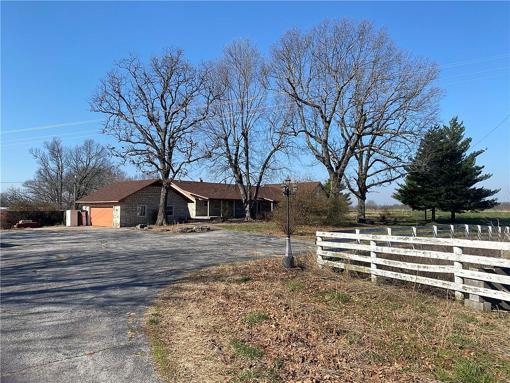12421 Route E, Pineville, MO 64856 | Zillow