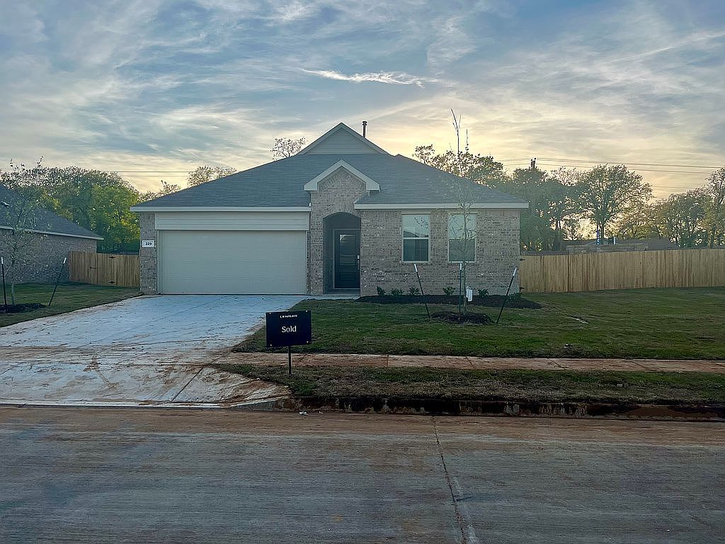 229 Post Oak St, Azle, TX 76020 | Zillow